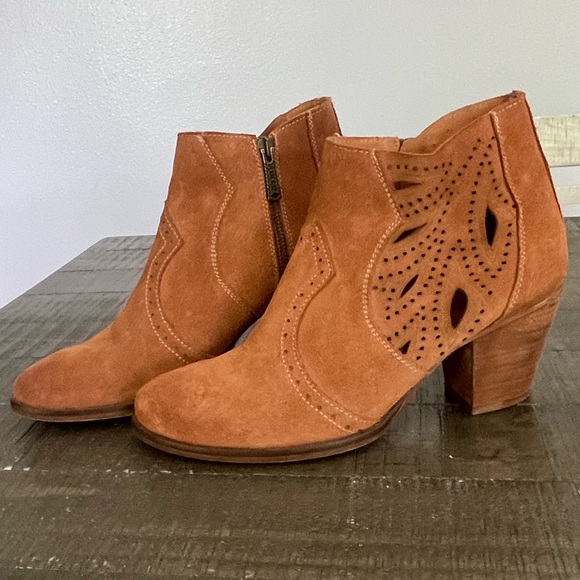 Sundance | Shoes | Sundance Vera Cruz Laser Cut Brown Suede Leather ...
